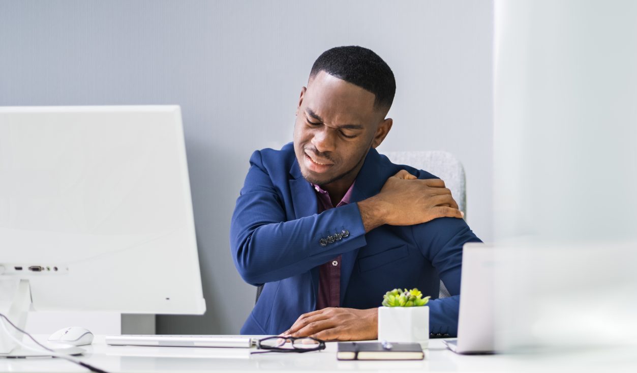 Reasons Your Desk Job Might Be Contributing to Your Shoulder Pain ...
